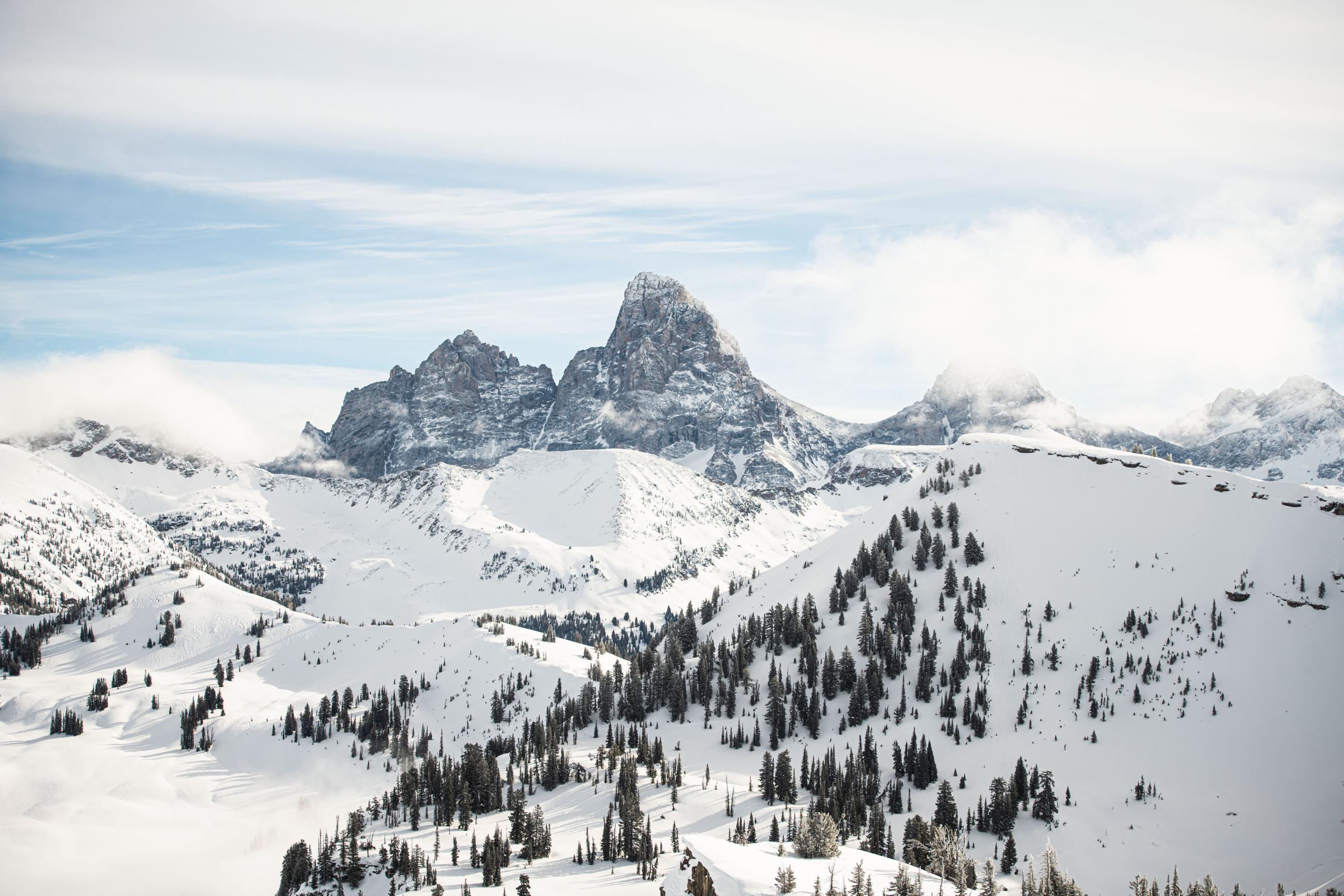 Top 10 Snowiest Ski Resorts In North America | SkiBlog